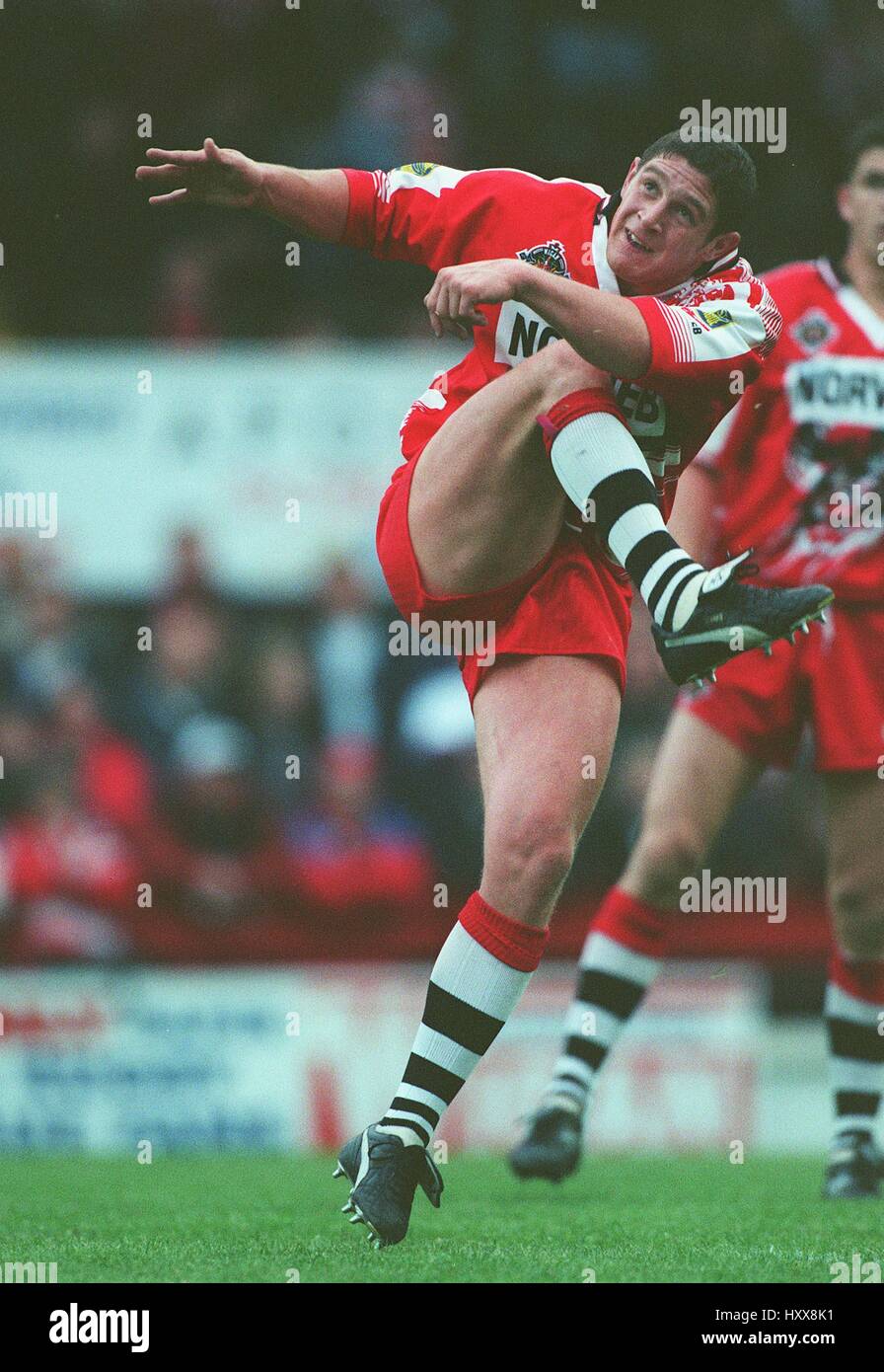 NIGEL WRIGHT WIGAN WARRIORS RLFC 08 May 1997 Stock Photo - Alamy