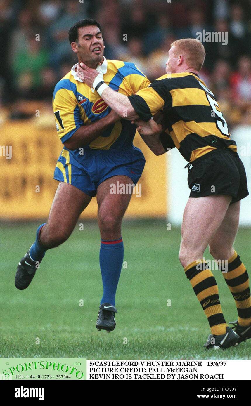 KEVIN IRO & JASON ROACH CASTLEFORD TIGERS V HUNTER M 13 June 1997 Stock ...