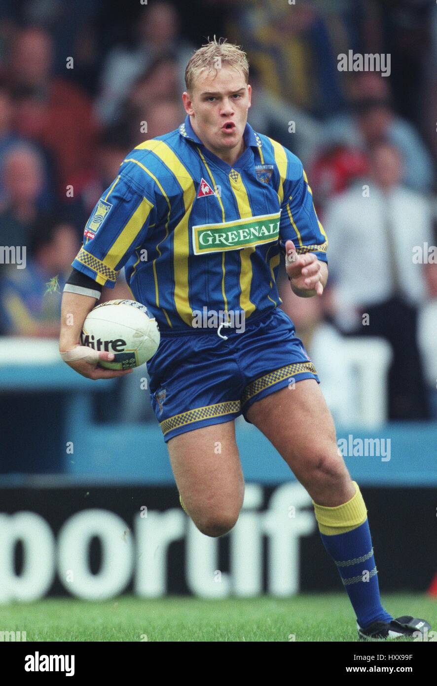 Warren stevens hi-res stock photography and images - Alamy