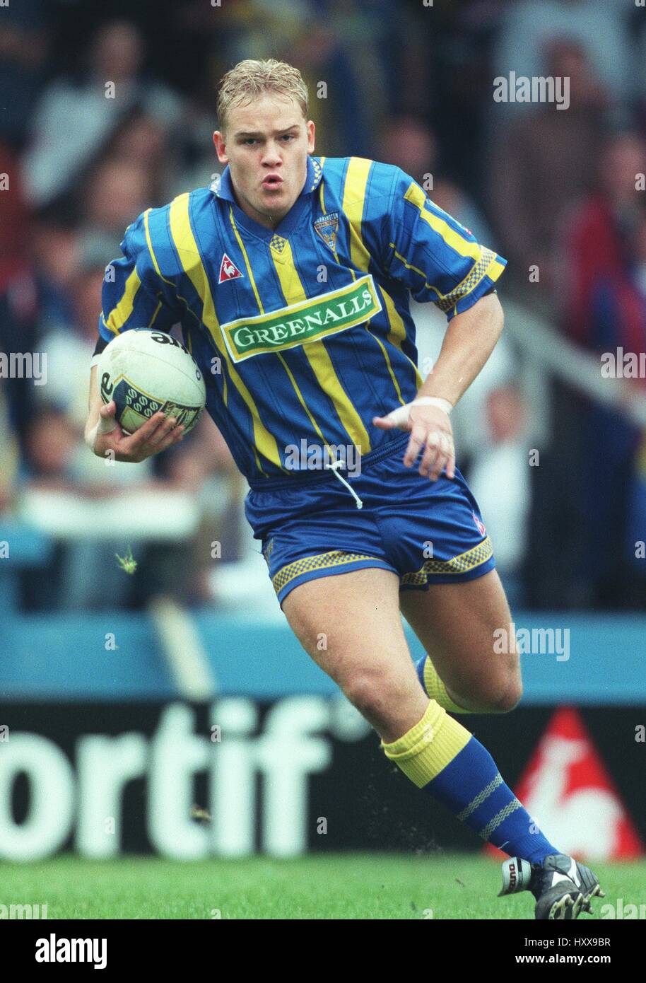 Warren stevens hi-res stock photography and images - Alamy