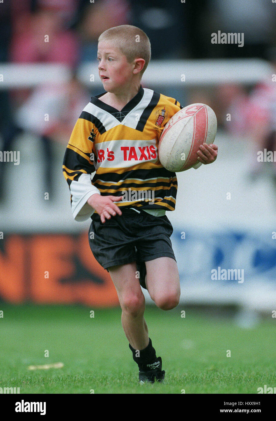 YOUNG RUGBY PLAYER PUMA LITTLE LEAGUE 06 August 1997 Stock Photo - Alamy