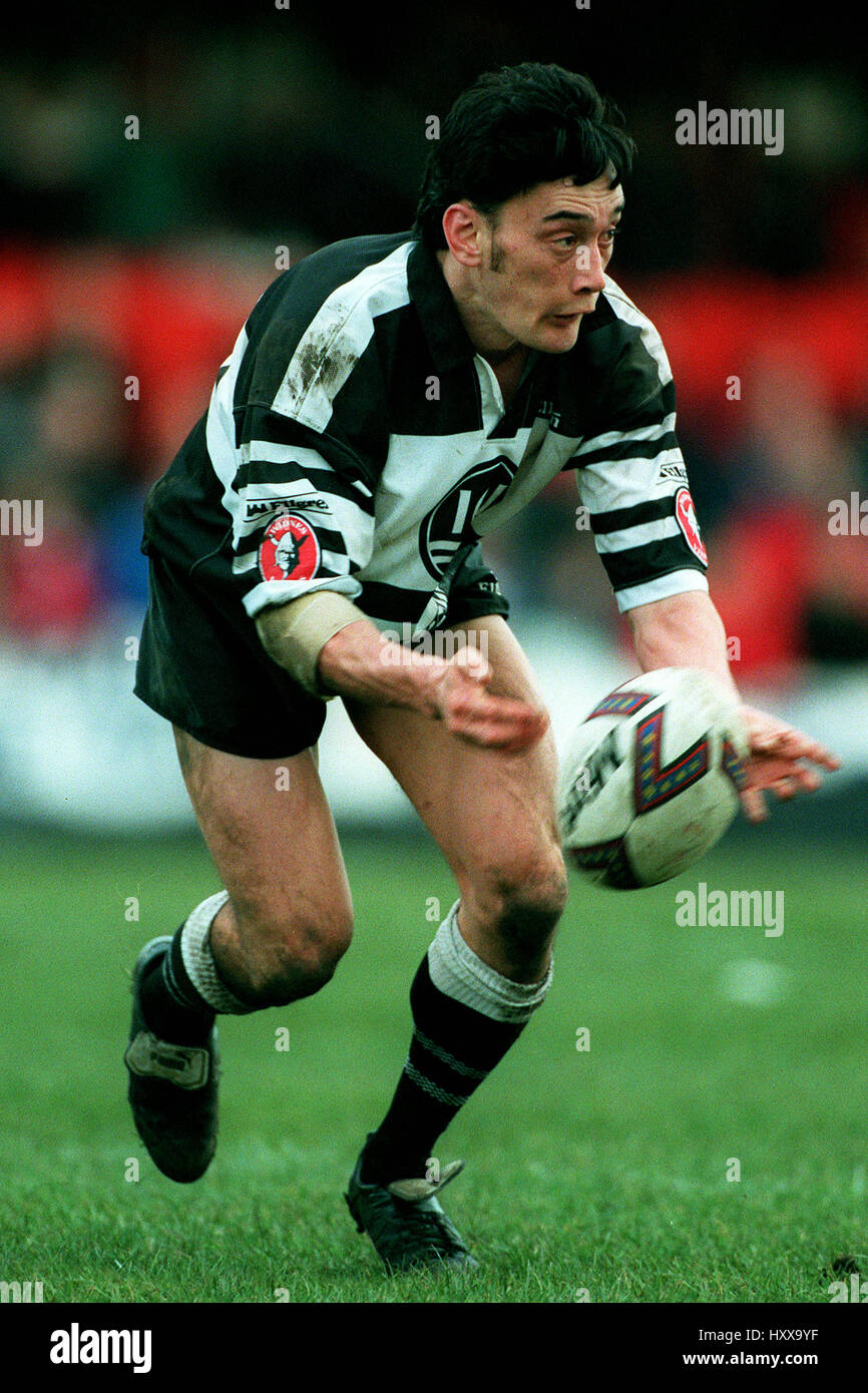 PAUL HOWELL WIDNES VIKINGS RLFC 09 February 1998 Stock Photo - Alamy