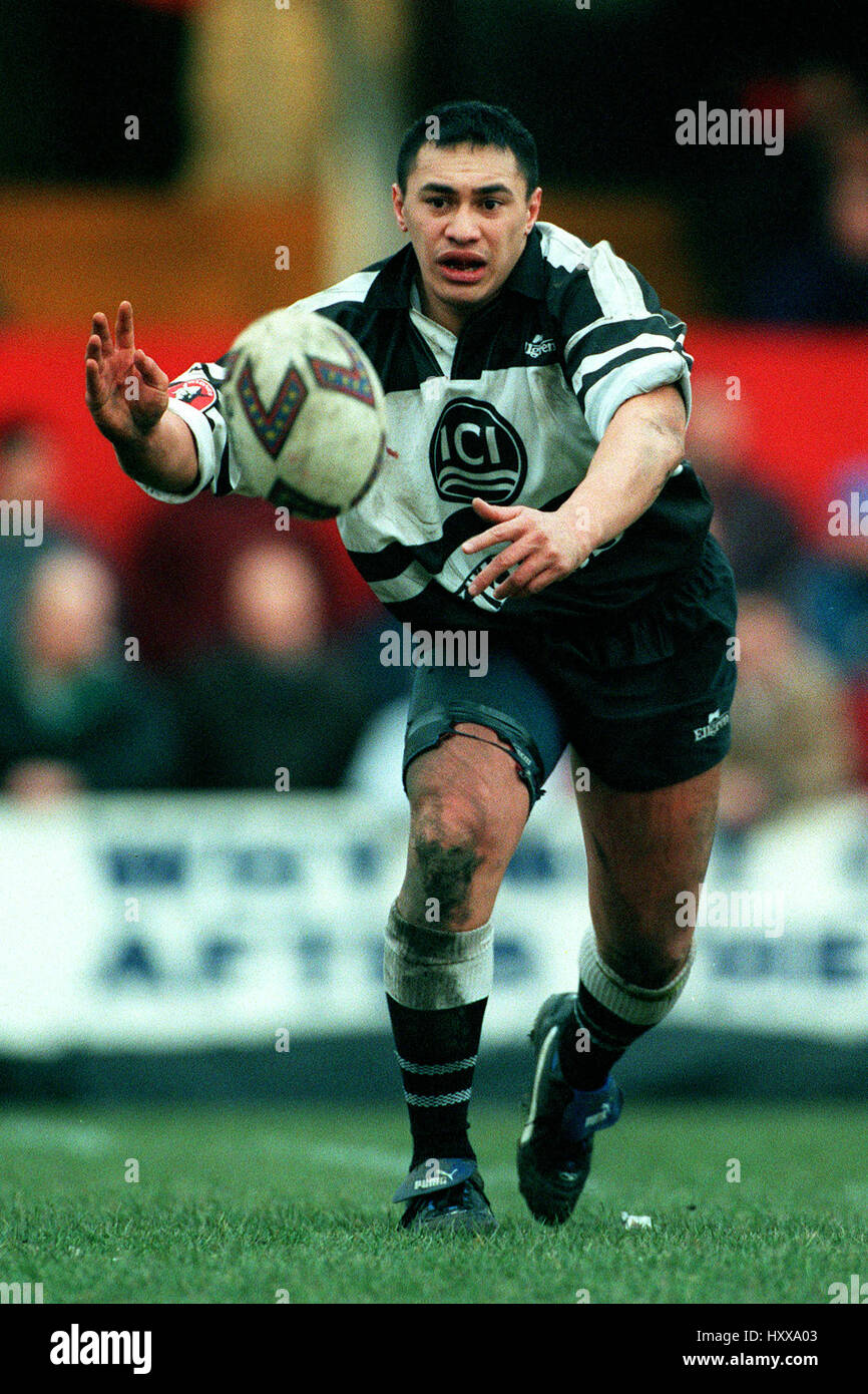TANE MANIHERA WIDNES VIKINGS RLFC 09 February 1998 Stock Photo - Alamy