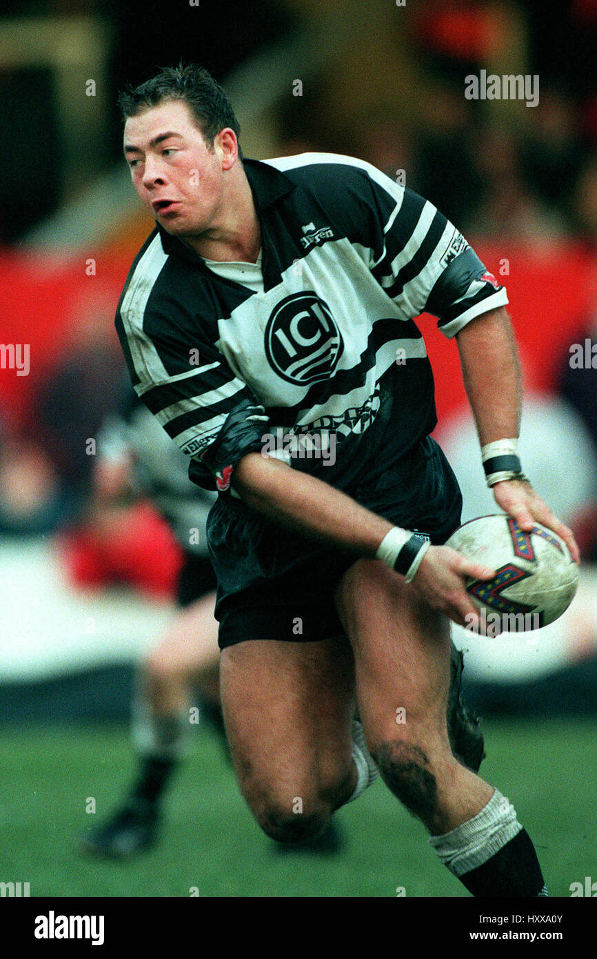 PAUL MYLER WIDNES VIKINGS RLFC 09 February 1998 Stock Photo - Alamy
