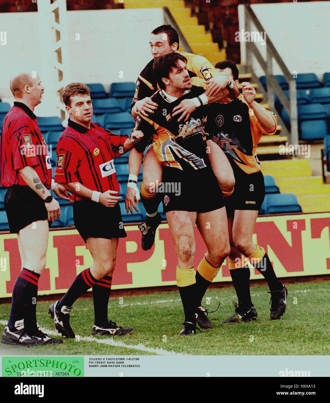 Barry john rugby hi-res stock photography and images - Alamy