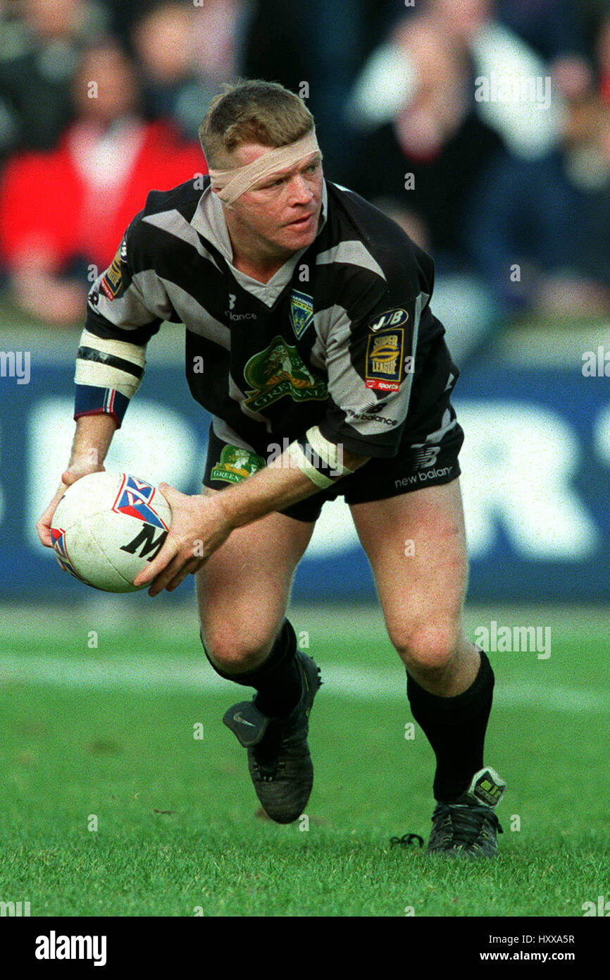 DANNY FARRAR WARRINGTON RLFC 03 March 1998 Stock Photo - Alamy