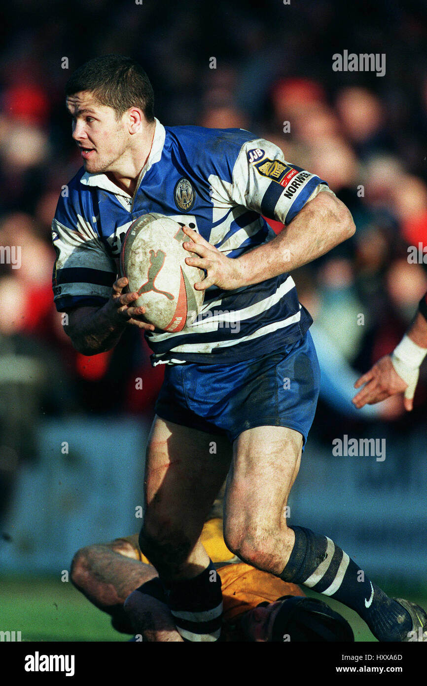ANDREW FARRELL WIGAN WARRIORS RLFC 04 March 1998 Stock Photo - Alamy