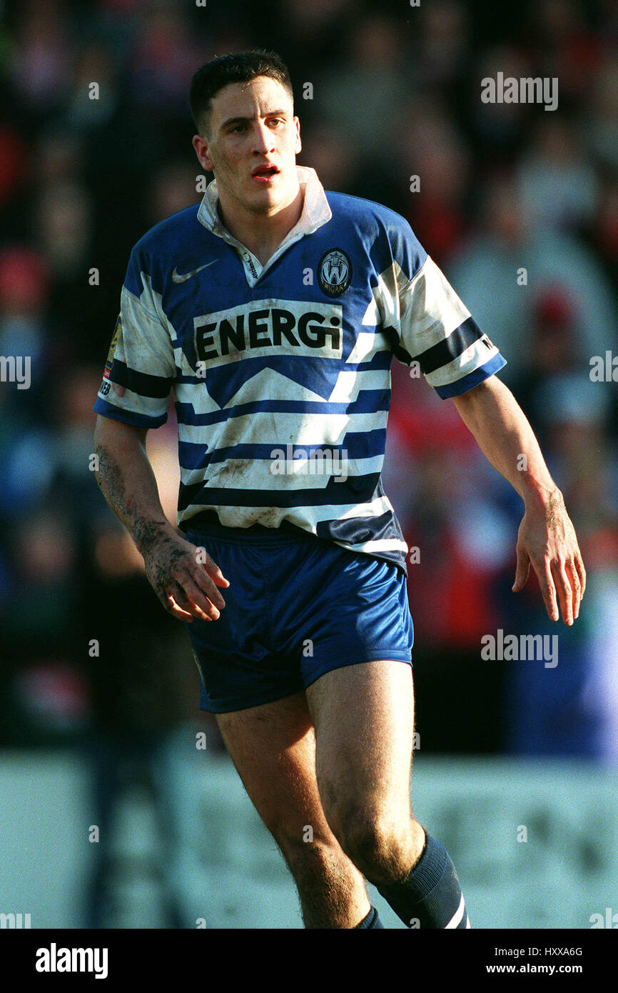 LEE GILMOUR WIGAN WARRIORS RLFC 04 March 1998 Stock Photo - Alamy
