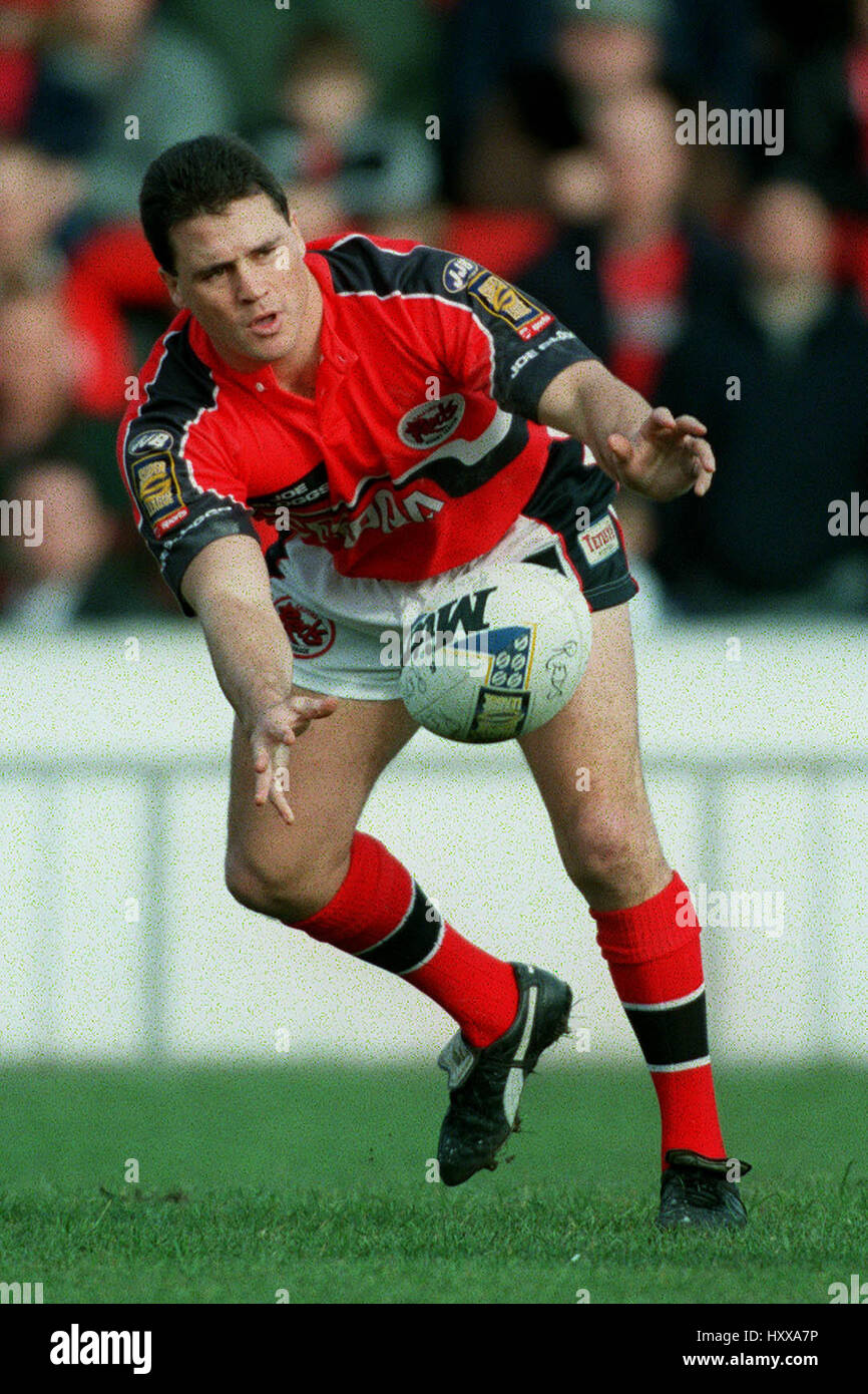 PETER EDWARDS SALFORD REDS RLFC 17 March 1998 Stock Photo - Alamy