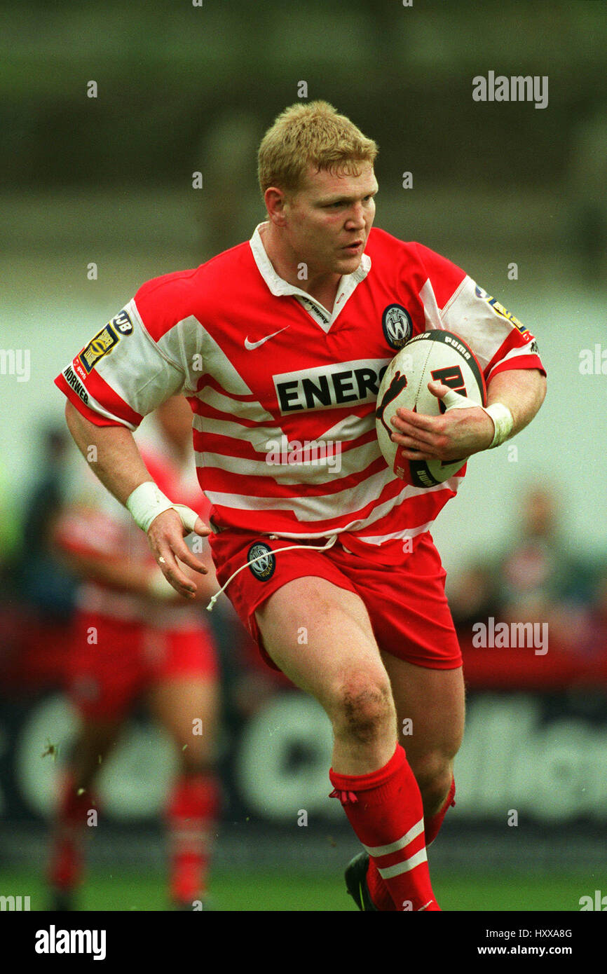 NEIL COWIE WIGAN WARRIORS RLFC 24 March 1998 Stock Photo - Alamy