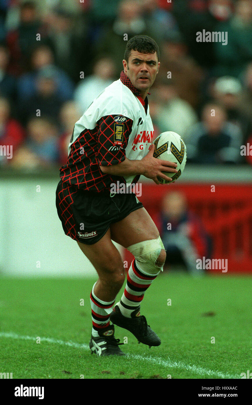 TOMMY MARTYN ST. HELENS RLFC 14 April 1998 Stock Photo - Alamy