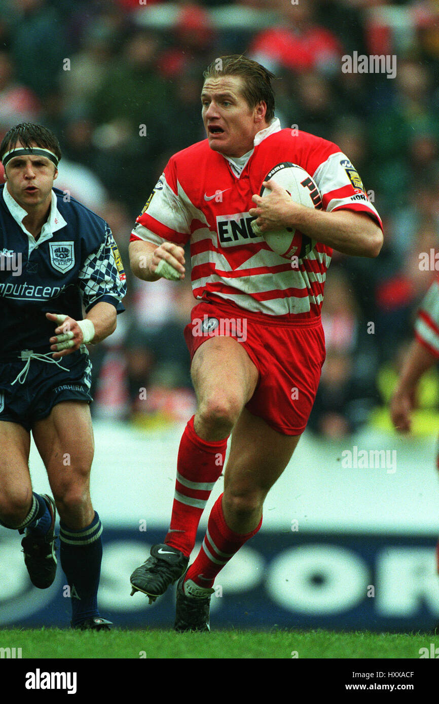 Simon haughton hi-res stock photography and images - Alamy