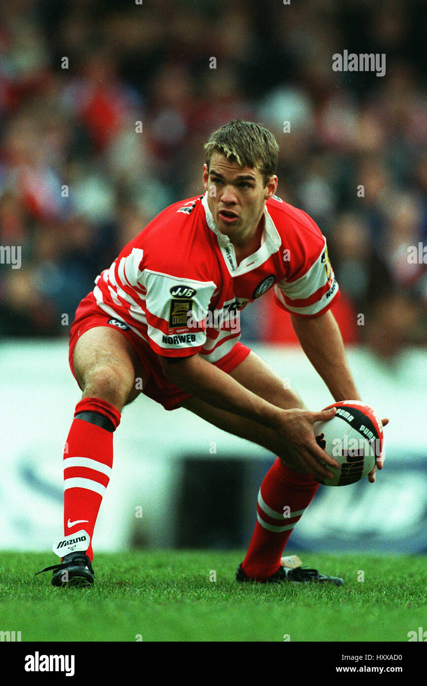 GARY CONNOLLY WIGAN WARRIORS RLFC 21 April 1998 Stock Photo - Alamy