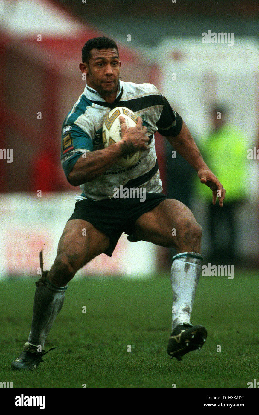 ALAN HUNTE HULL SHARKS RLFC 21 April 1998 Stock Photo - Alamy