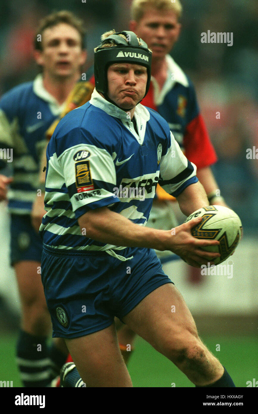 NEIL COWIE WIGAN WARRIORS RLFC 28 April 1998 Stock Photo - Alamy