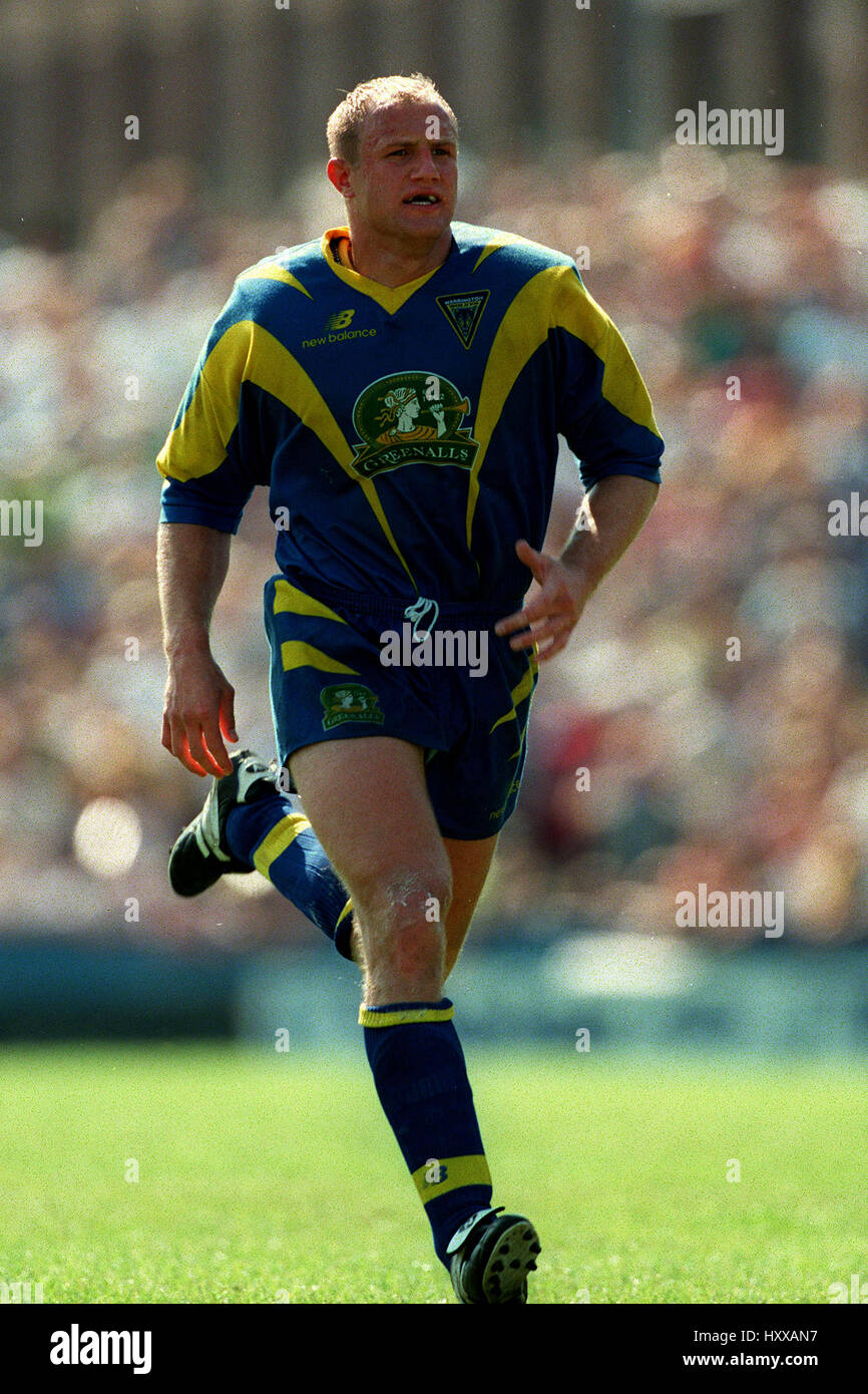 MARK HILTON WARRINGTON WOLVES RLFC 18 May 1998 Stock Photo - Alamy