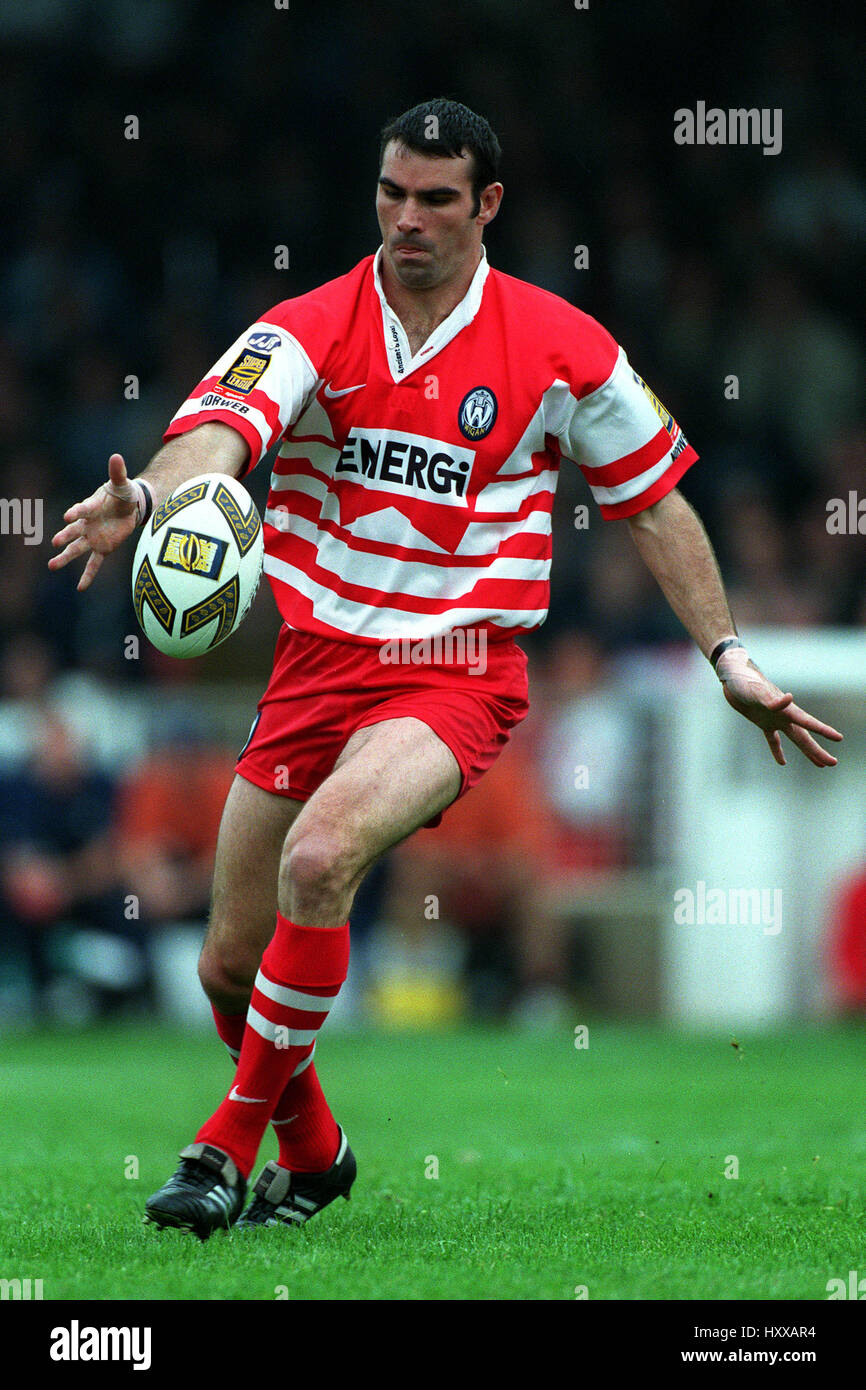 DANNY MOORE WIGAN WARRIORS RLFC 01 June 1998 Stock Photo - Alamy