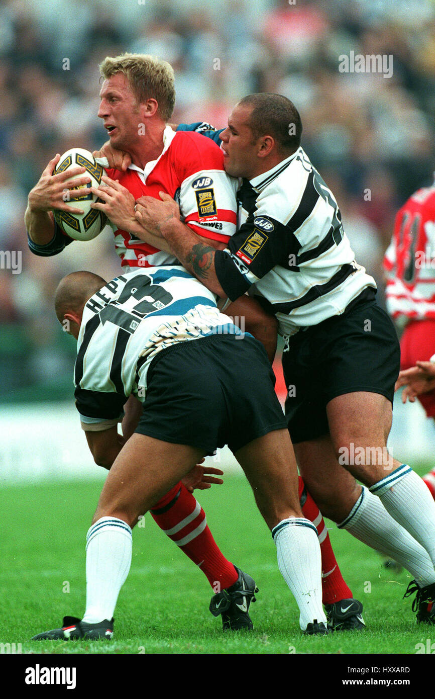 DENIS BETTS JASON TEMU & HEPI HULL SHARKS V WIGAN WARRIORS 04 June 1998 ...