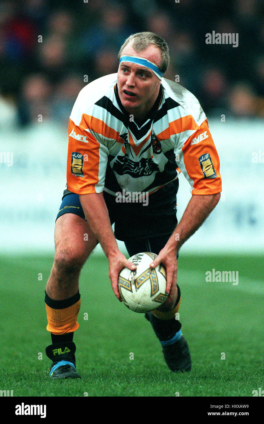 AARON RAPER CASTLEFORD TIGERS RLFC 14 February 1999 Stock Photo - Alamy