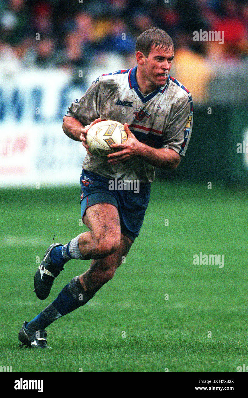 ADRIAN BRUNKER WAKEFIELD TRINITY WILDCATS 09 March 1999 Stock Photo - Alamy