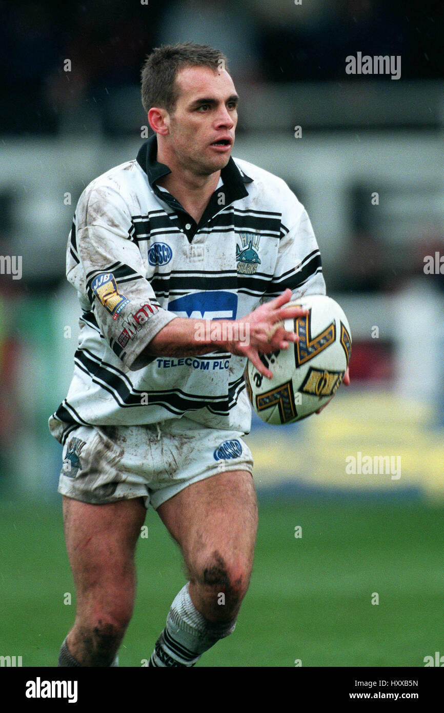 GARY LESTER HULL SHARKS RLFC 22 March 1999 Stock Photo - Alamy