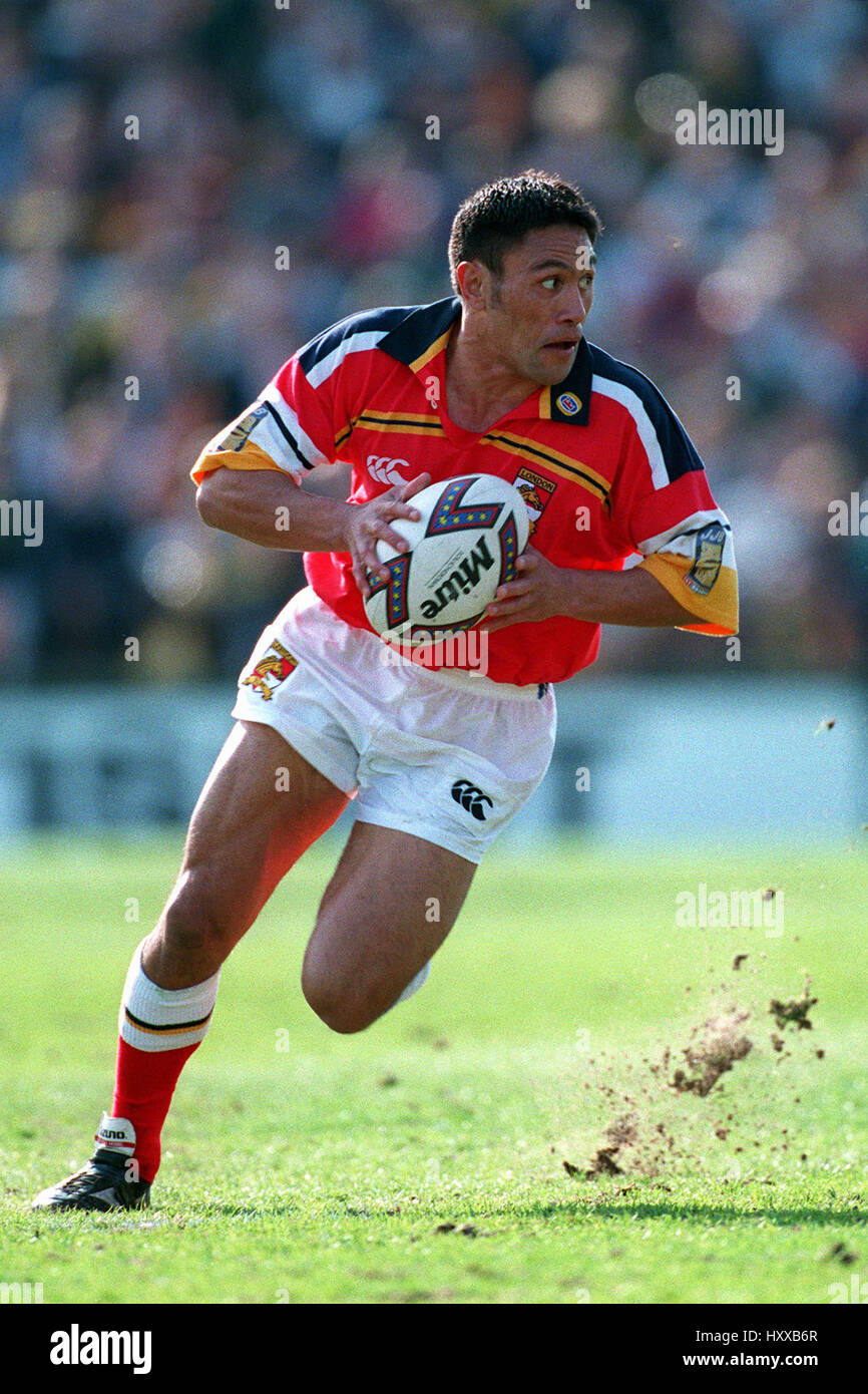 JOHN TIMU . LONDON BRONCOS RLFC 27 March 1999 Stock Photo - Alamy