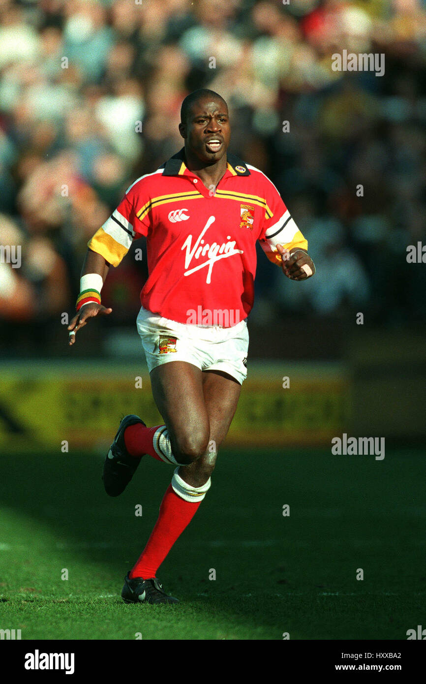 MARTIN OFFIAH LONDON BRONCOS RLFC 20 March 1999 Stock Photo - Alamy