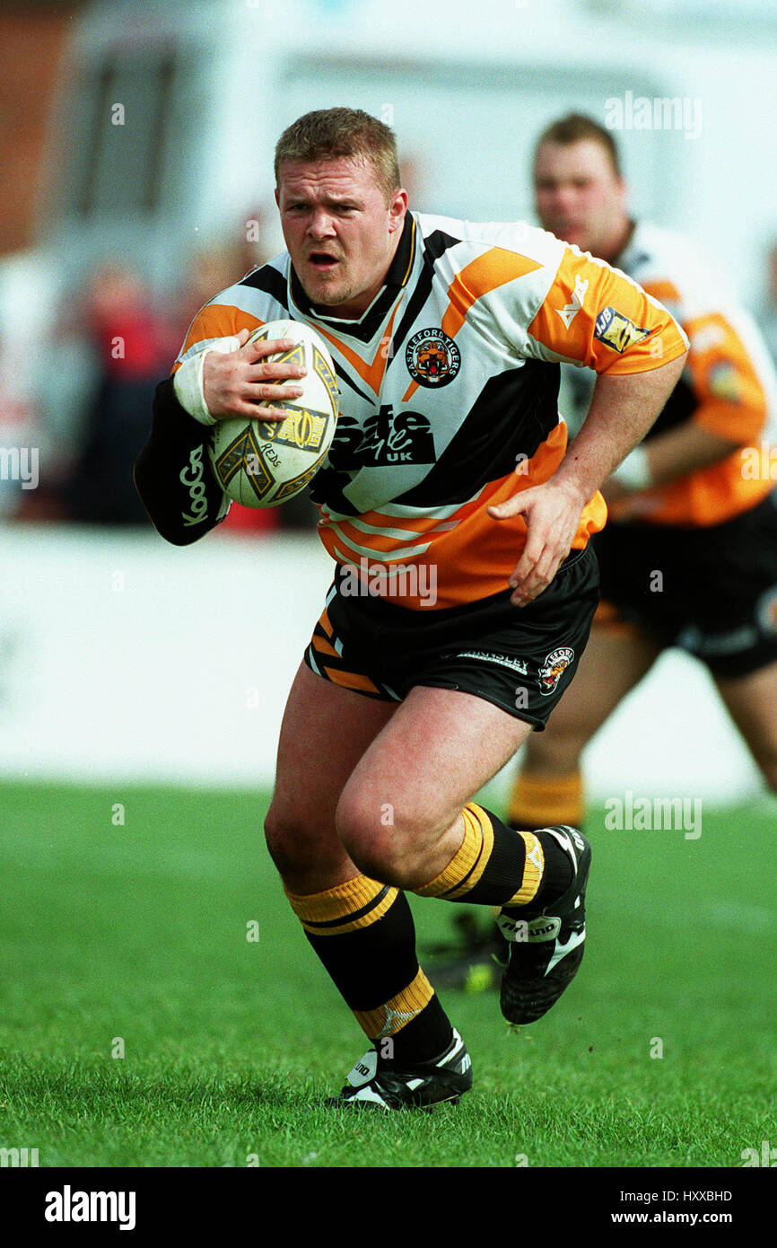 DEAN SAMPSON CASTLEFORD TIGERS RLFC 11 April 1999 Stock Photo - Alamy