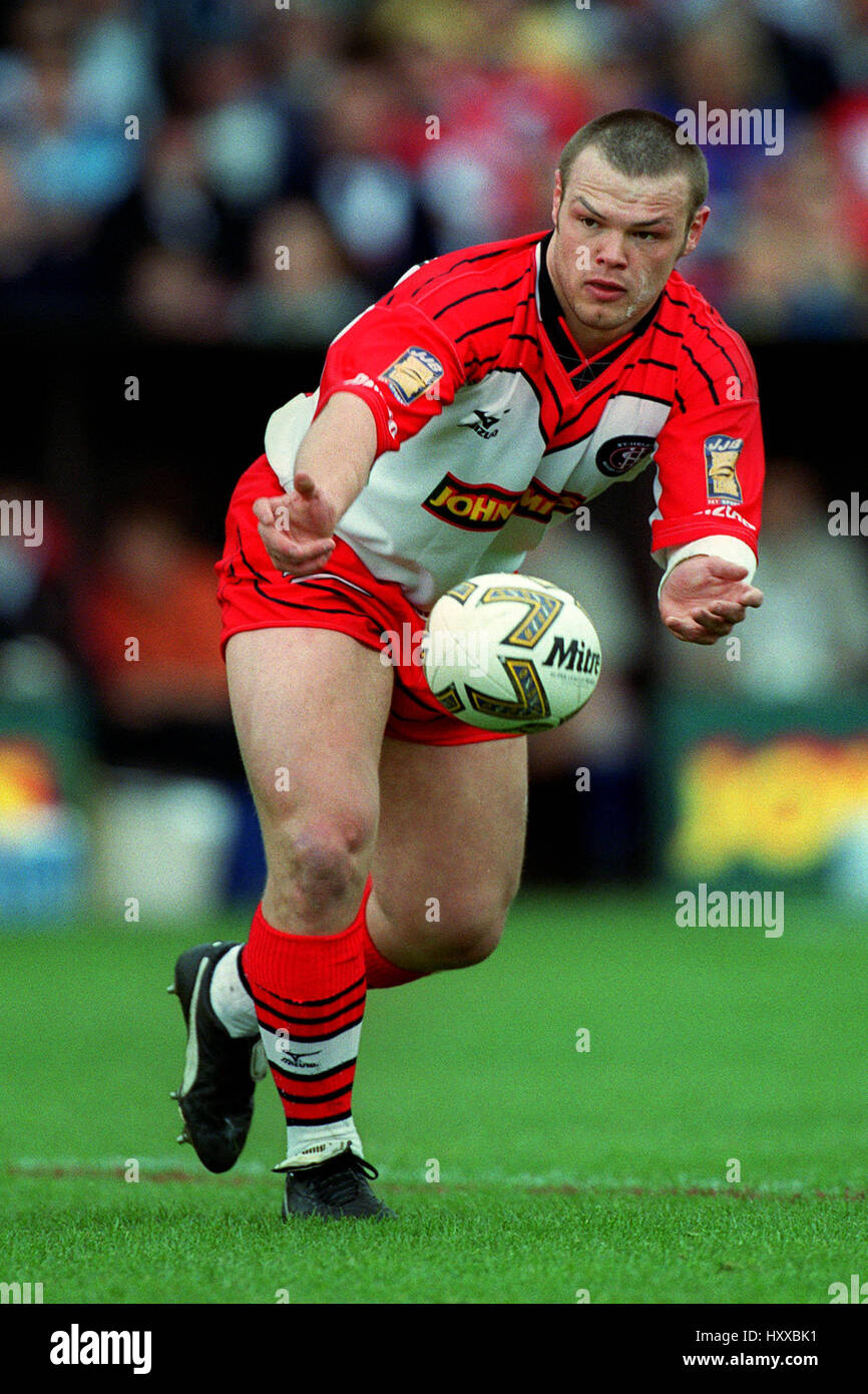 KEIRON CUNNINGHAM ST. HELENS RLFC 17 April 1999 Stock Photo - Alamy