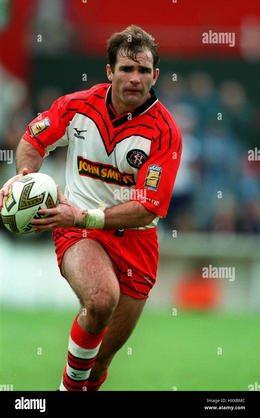CHRIS JOYNT ST. HELENS RLFC 17 April 1999 Stock Photo - Alamy