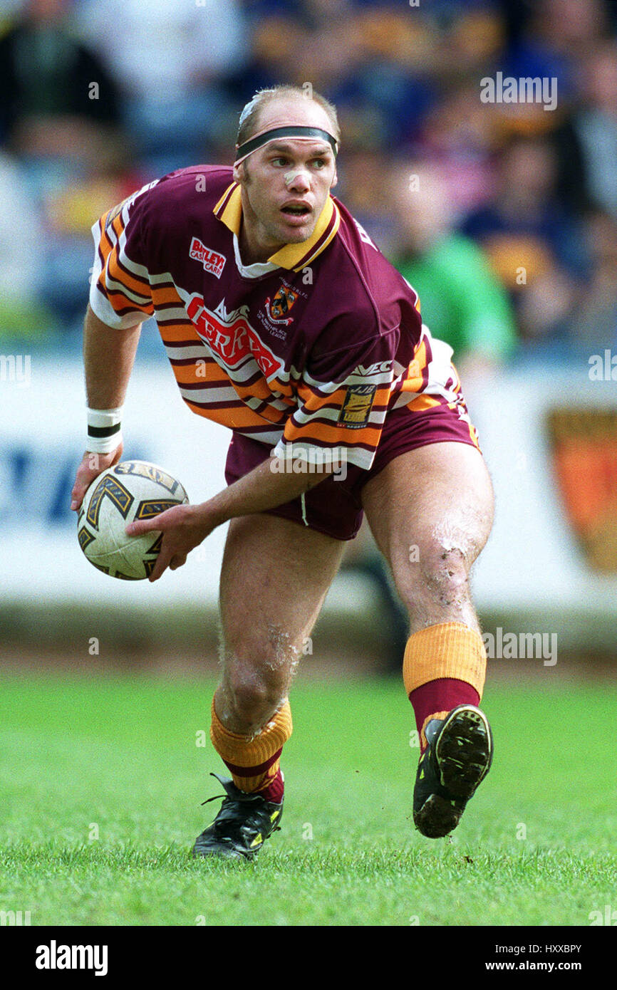 DANNY RUSSELL HUDDERSFIELD GIANTS RLFC 26 April 1999 Stock Photo - Alamy