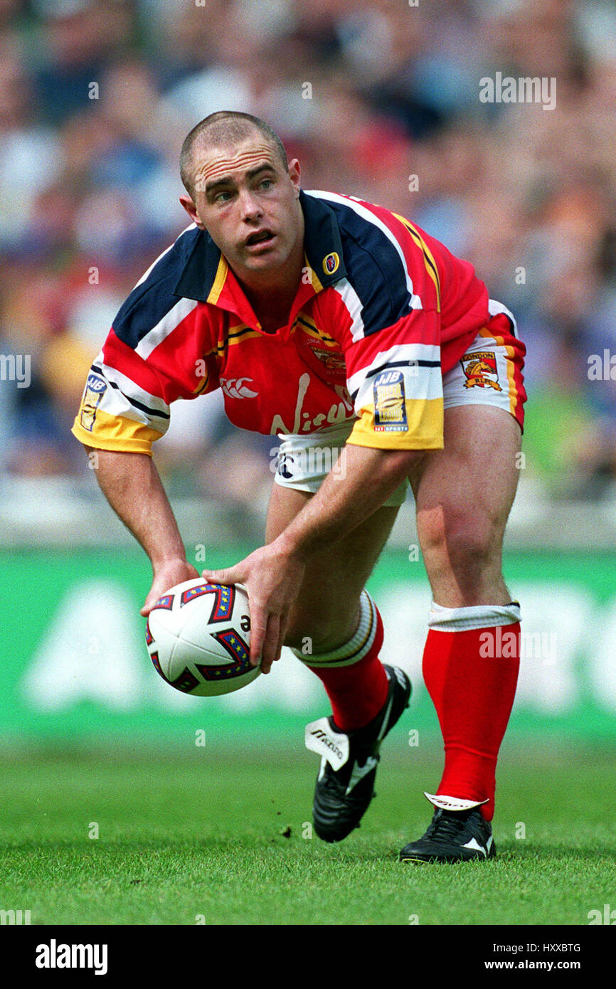 SHANE MILLARD LONDON BRONCOS RLFC 04 May 1999 Stock Photo - Alamy