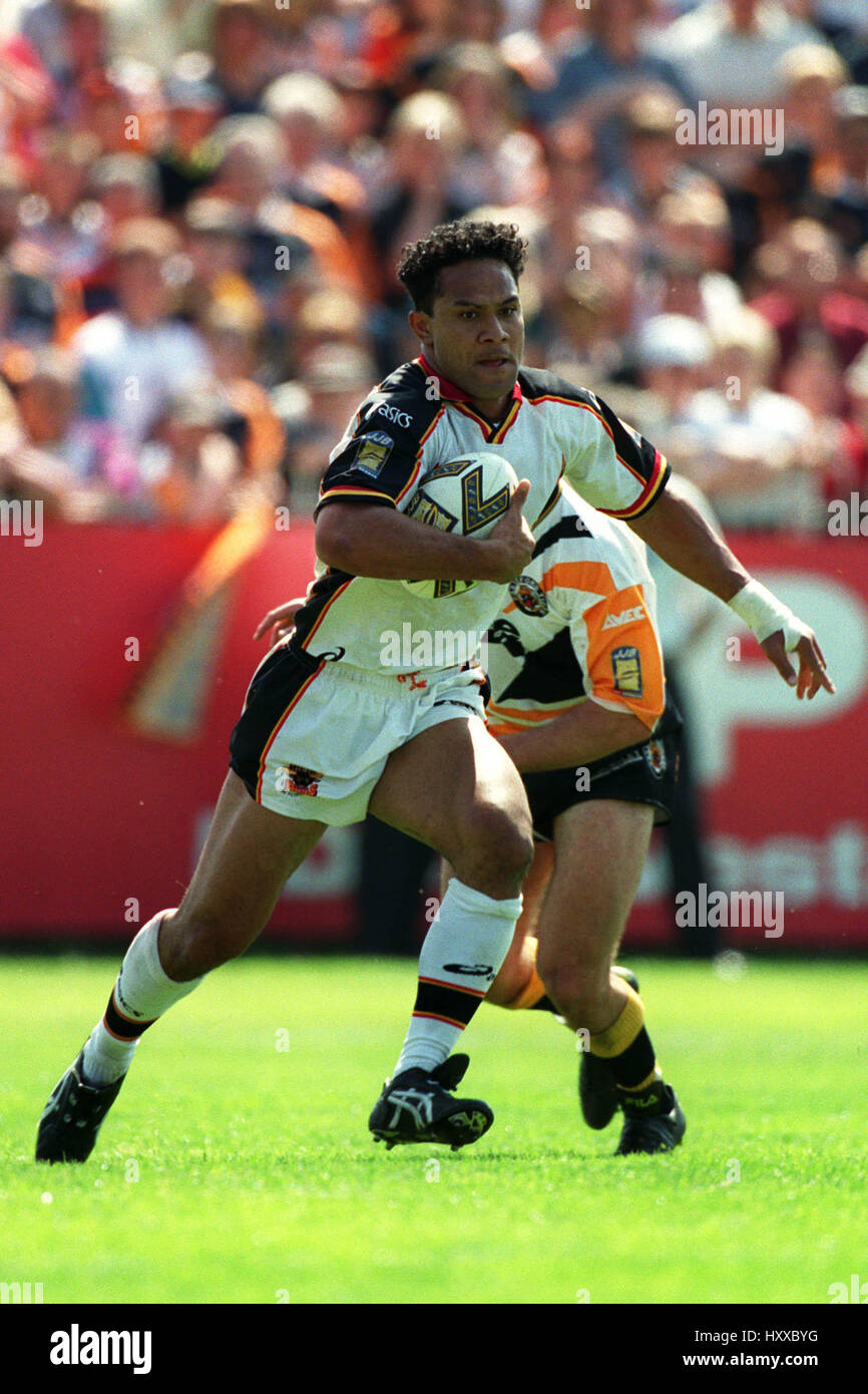 TEVITA VAIKONA BRADFORD BULLS RLFC 03 May 1999 Stock Photo - Alamy TEVITA VAIKONA BRADFORD BULLS RLFC 03 May 1999 Stock Photo - Alamy