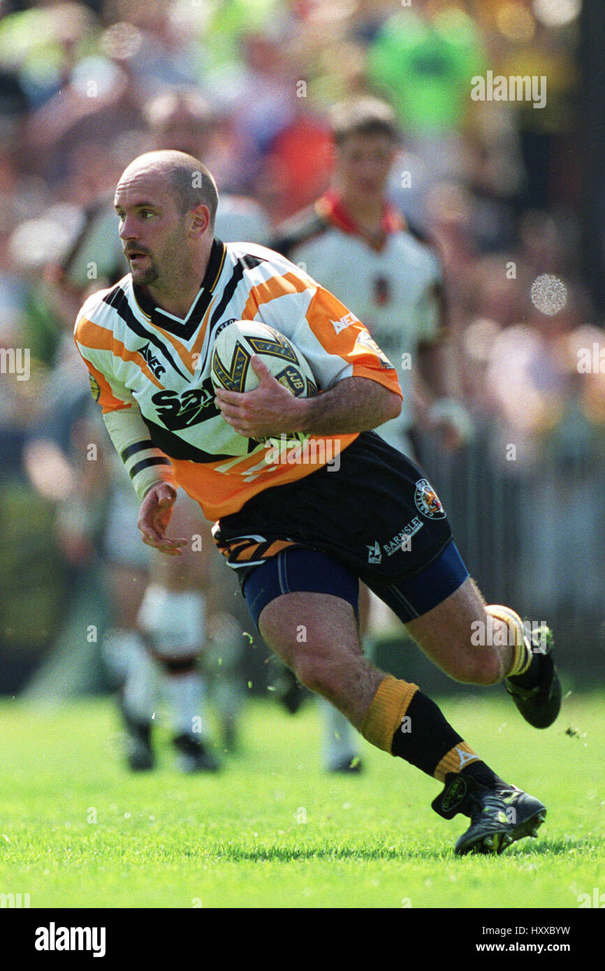 ADRIAN VOWLES CASTLEFORD TIGERS RLFC 03 May 1999 Stock Photo - Alamy