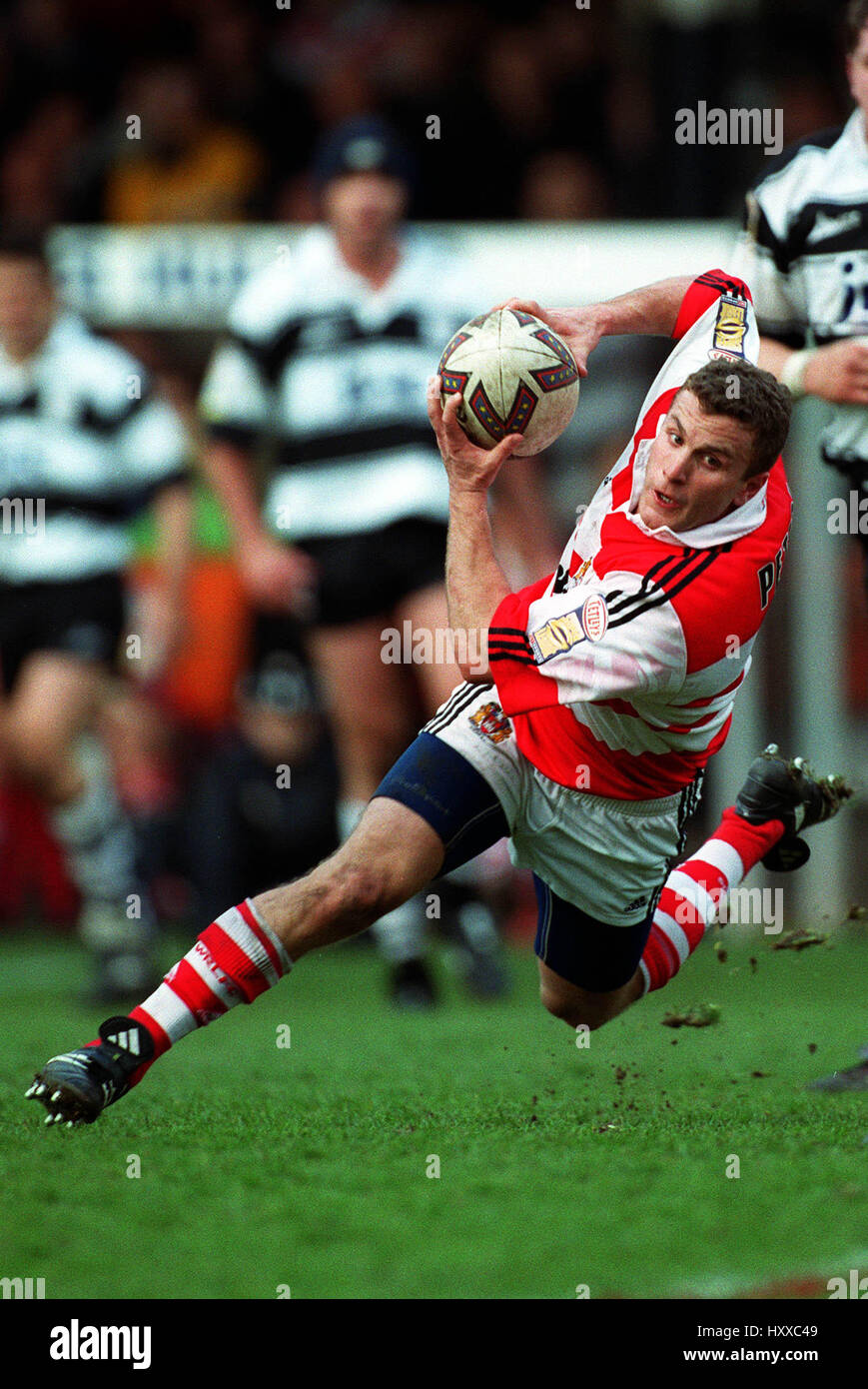 WILLIE PETERS WIGAN WARRIORS RLFC 12 March 2000 Stock Photo - Alamy