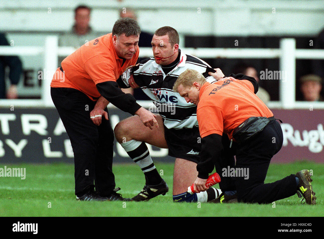 Rugby physio hi-res stock photography and images - Alamy