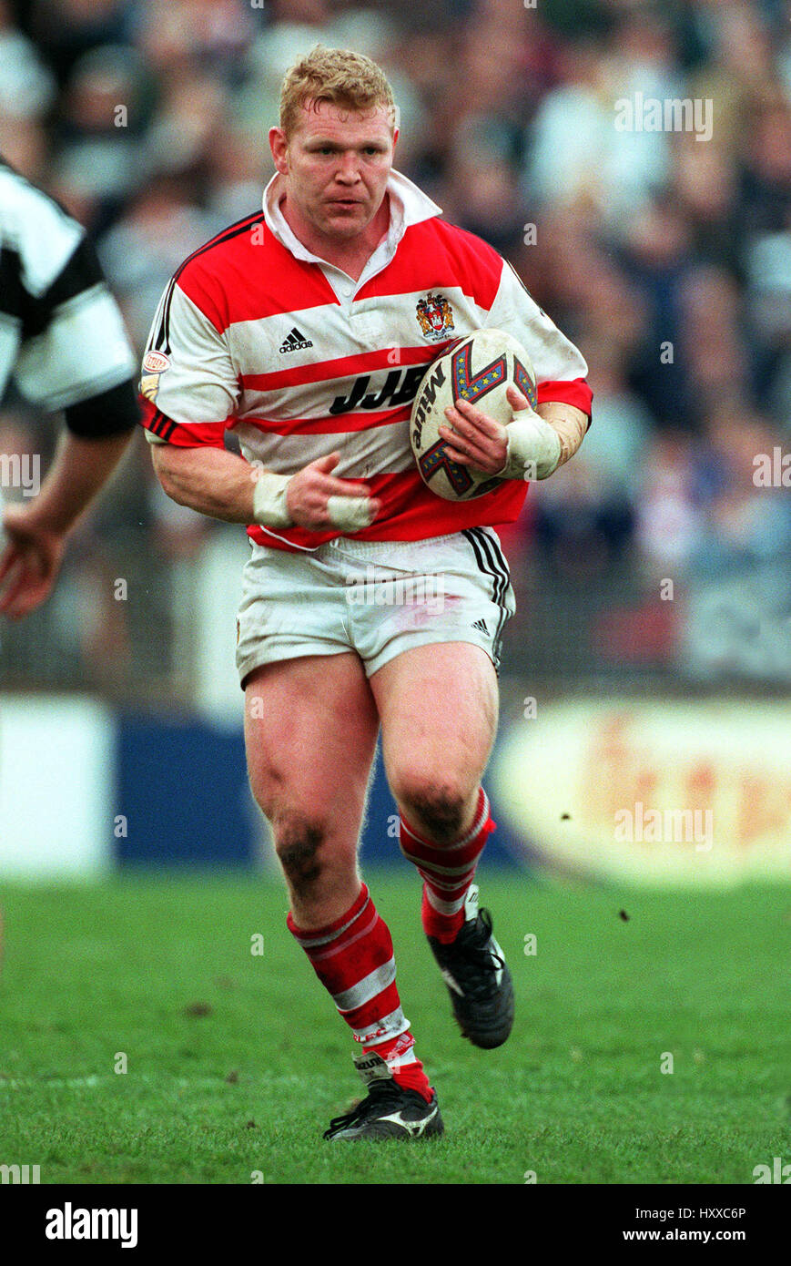 NEIL COWIE WIGAN WARRIORS RLFC 12 March 2000 Stock Photo - Alamy