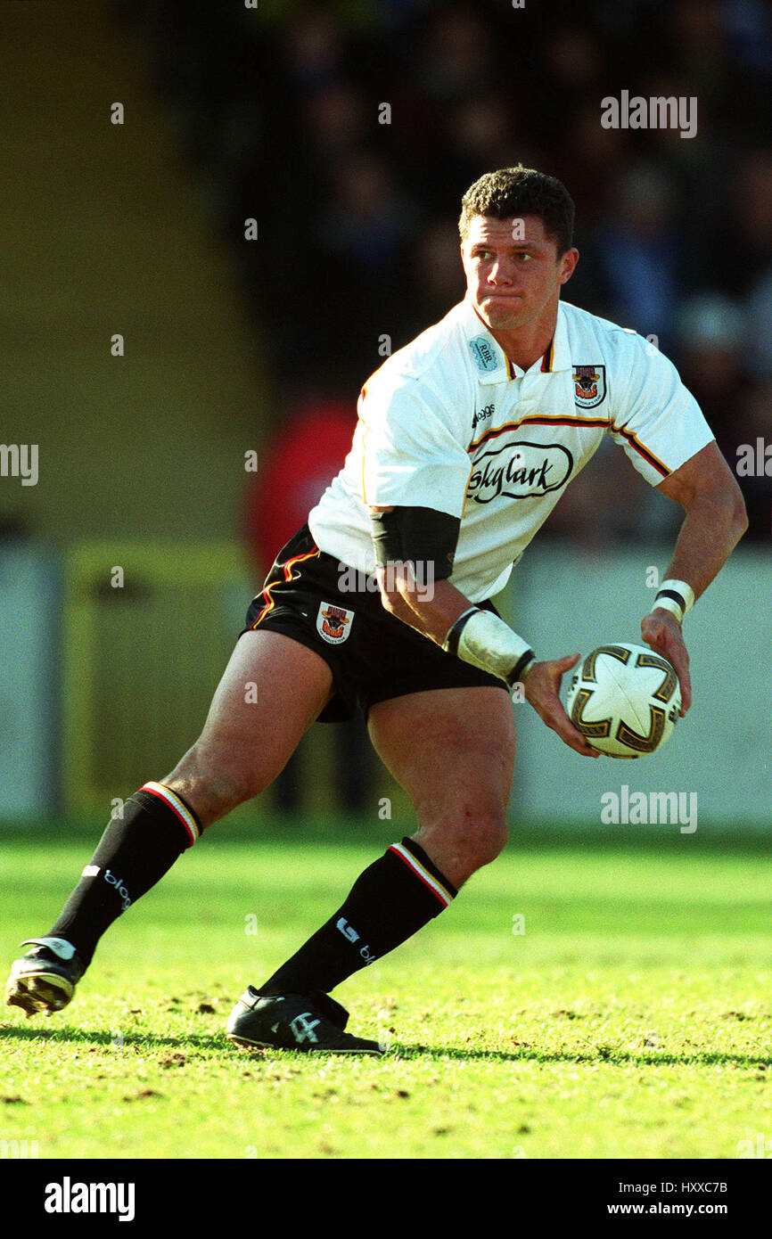 HENRY PAUL BRADFORD BULLS RLFC 11 March 2000 Stock Photo - Alamy