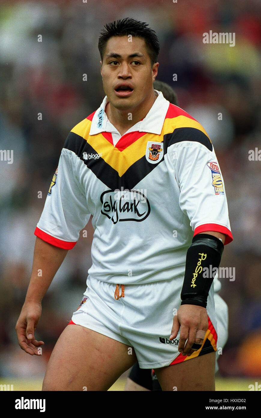JOE VAGANA BRADFORD BULLS RLFC 13 April 2001 Stock Photo - Alamy