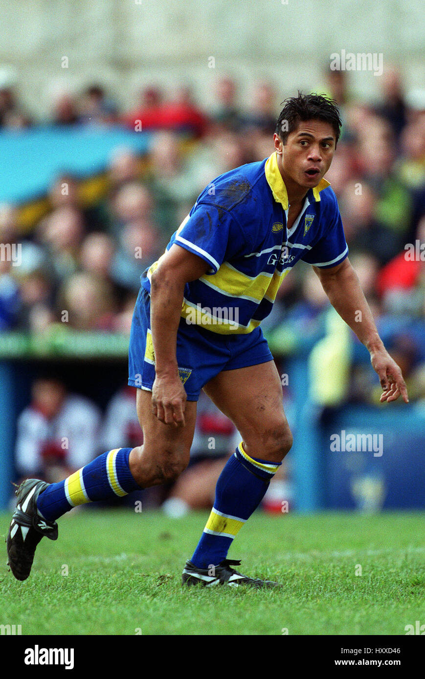 TAWERA NIKAU WARRINGTON WOLVES RLFC 05 March 2000 Stock Photo - Alamy