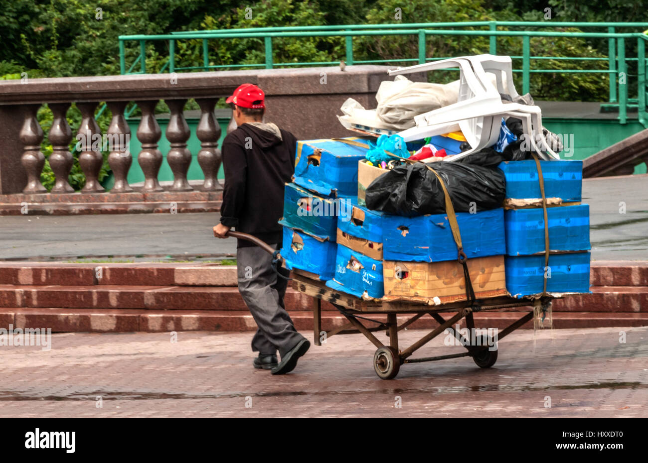 Moving chairs hi-res stock photography and images - Alamy