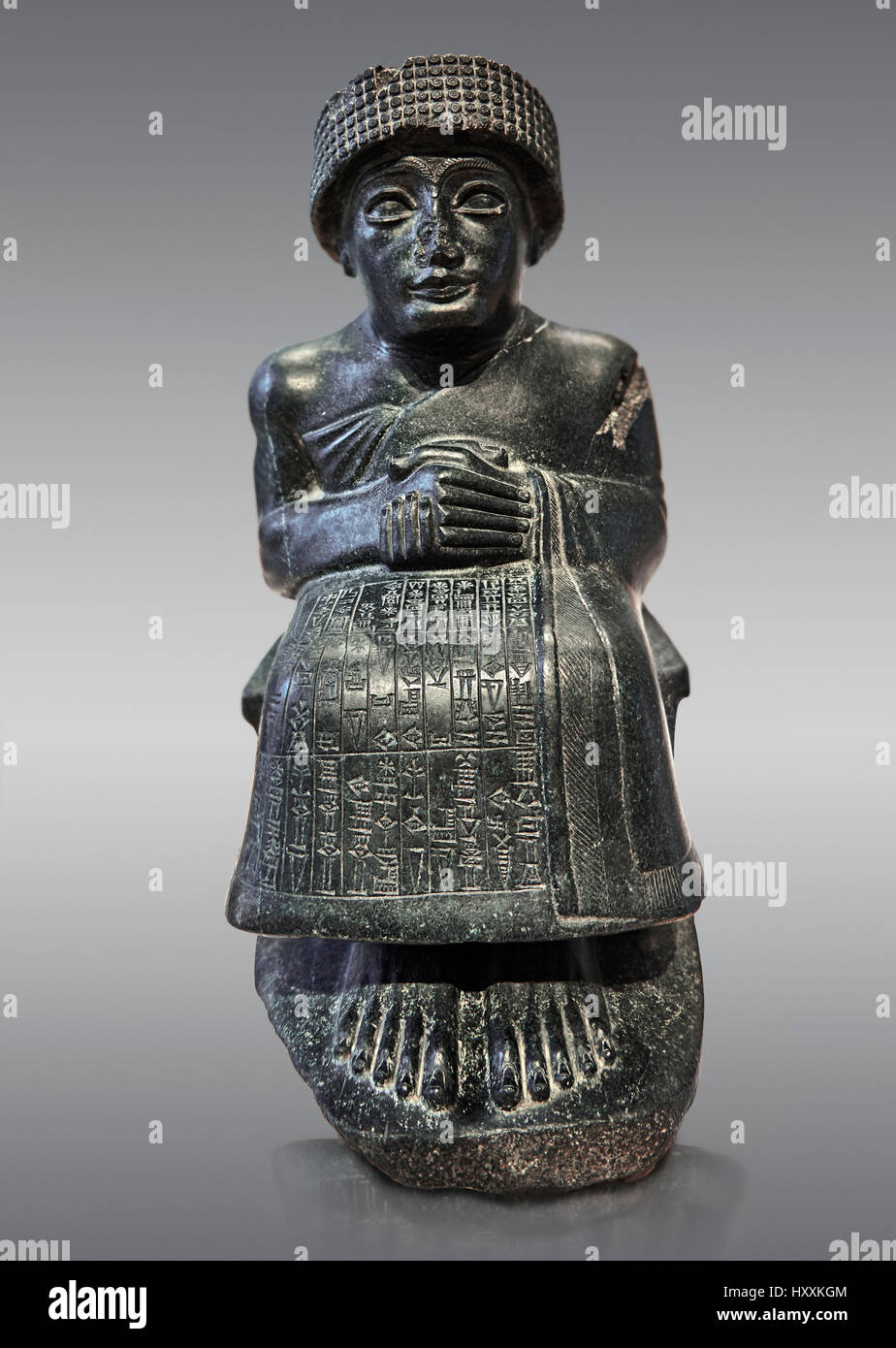 Black diorite statue of Guidea who ruled Lagash from around 2150 BC ...