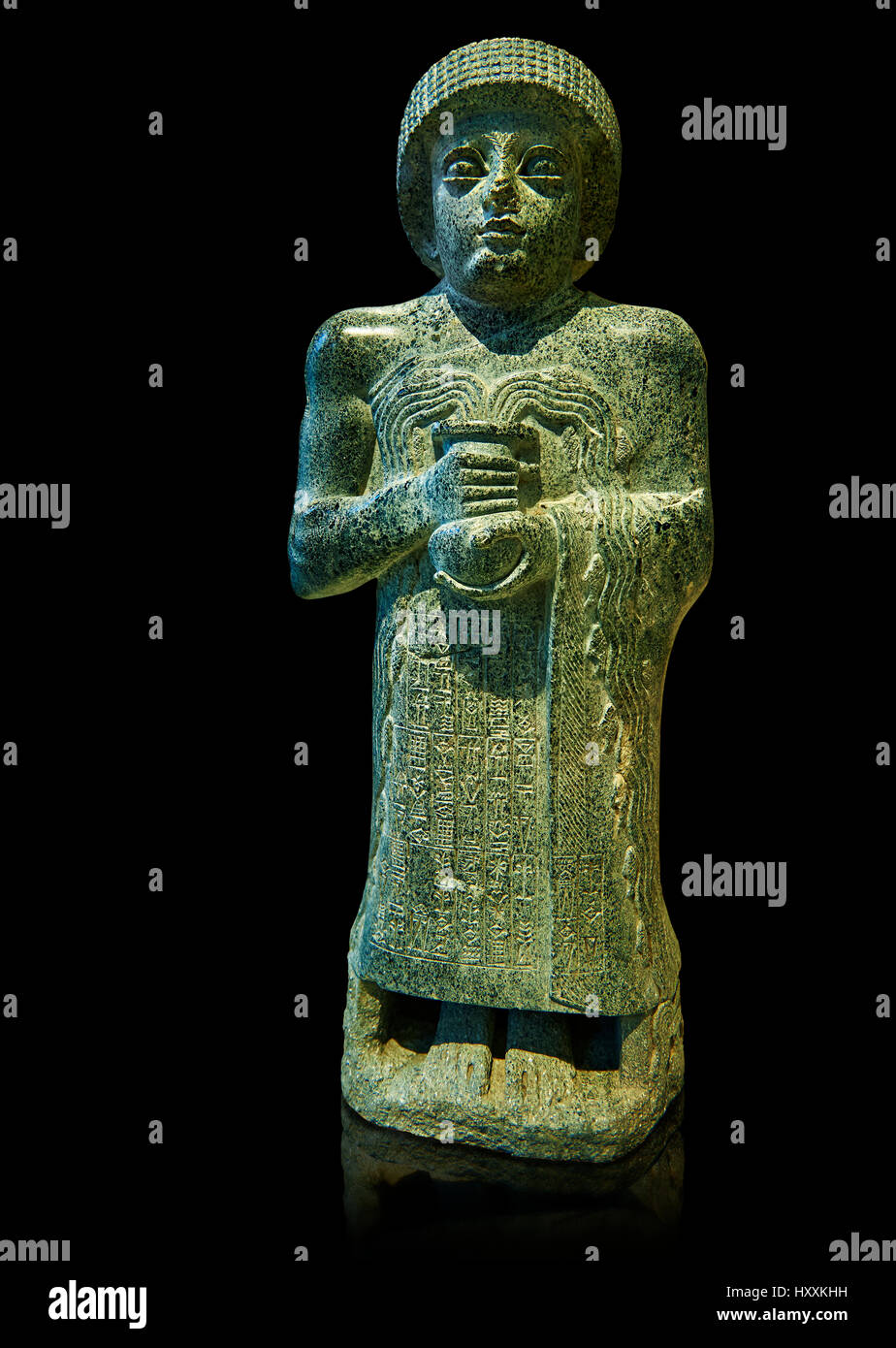 Ancient mesopotamian statue hi-res stock photography and images - Alamy