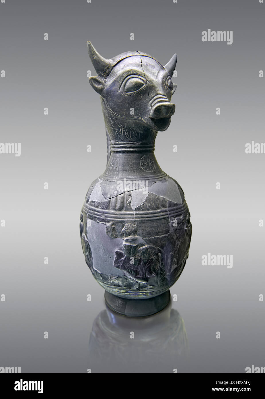 Etruscan style pottery hi-res stock photography and images - Alamy