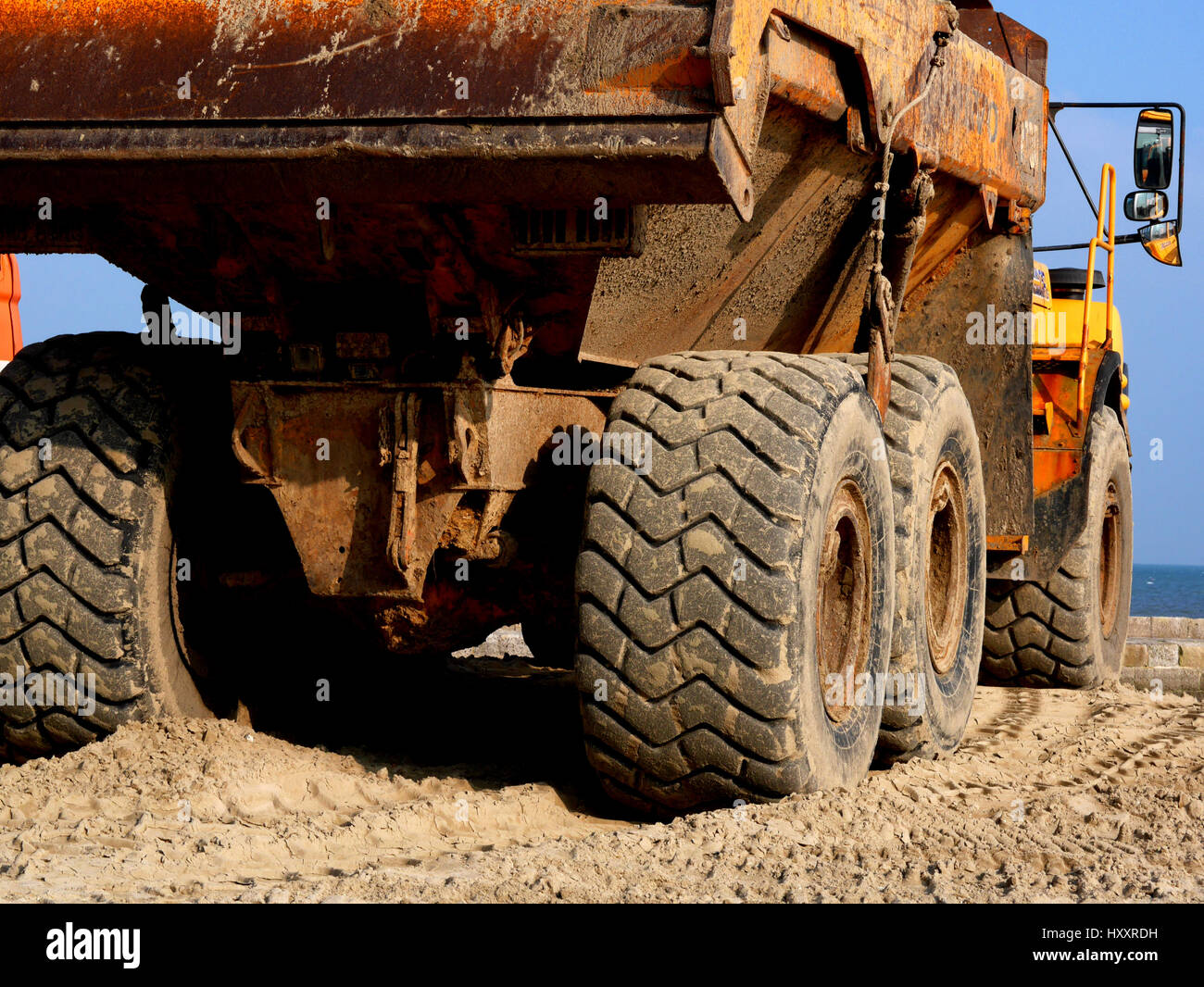 6 wheel truck hi-res stock photography and images - Alamy