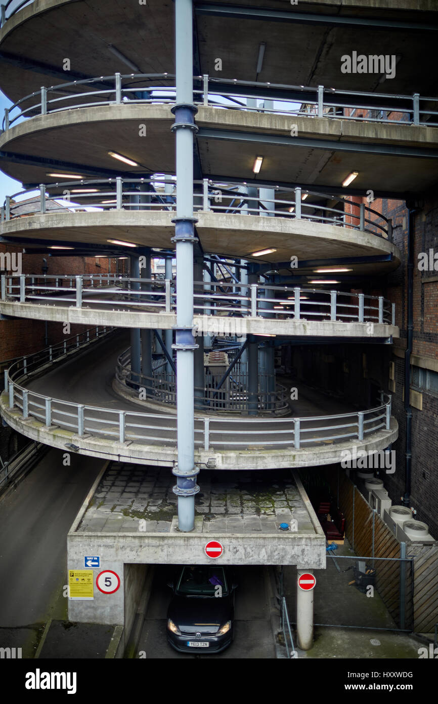 Spiral concrete ramp hi-res stock photography and images - Alamy