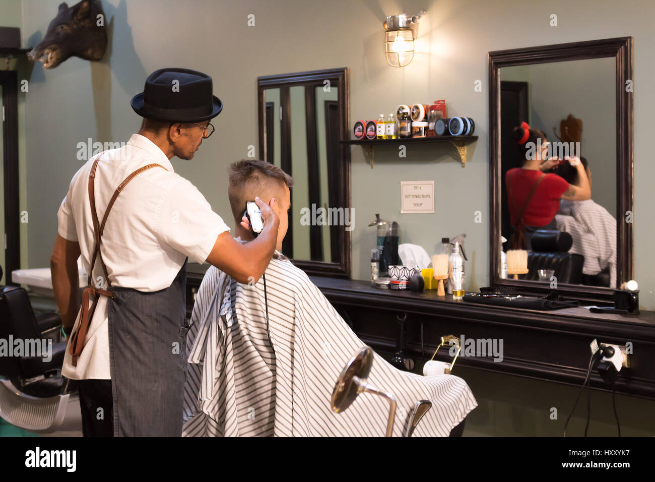 Retro barbershop hi-res stock photography and images - Alamy