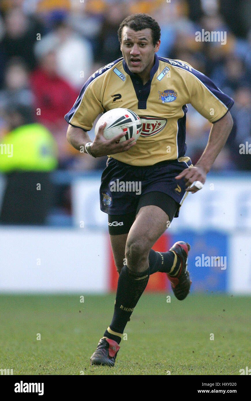 MARK CALDERWOOD LEEDS RHINOS RLFC GALPHARM STADIUM HUDDERSFIELD ENGLAND ...