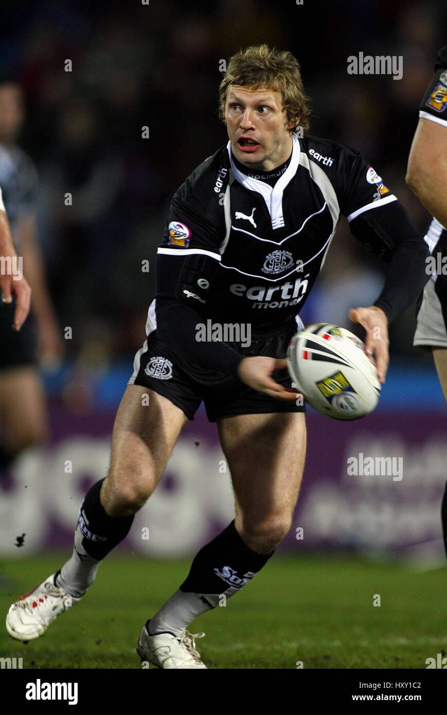 SEAN LONG ST.HELENS RLFC GALPHARM STADIUM HUDDERSFIELD ENGLAND 04 ...