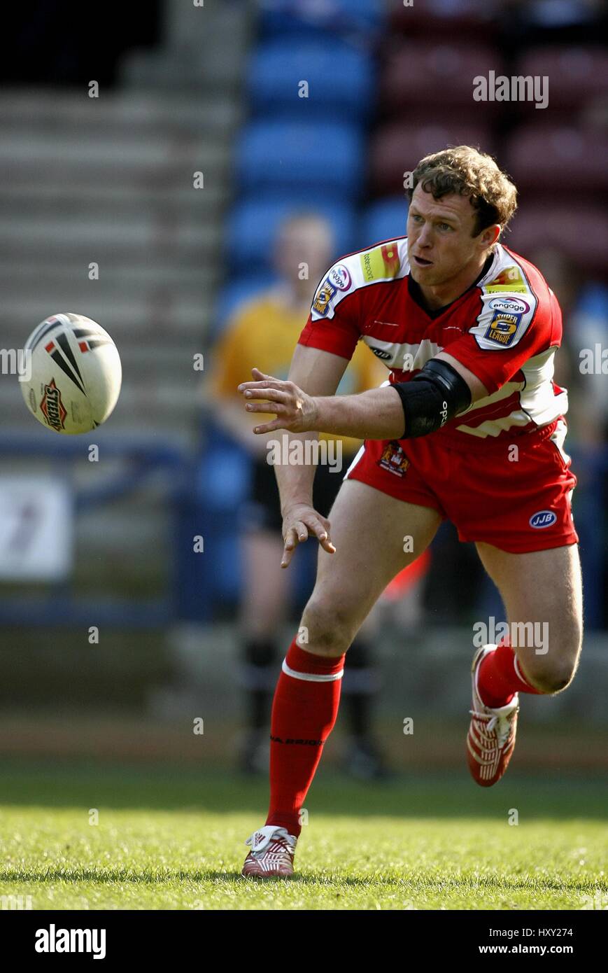 MICK HIGHAM WIGAN WARRIORS RLFC THE HALTON STADIUM WIDNES ENGLAND 01 ...